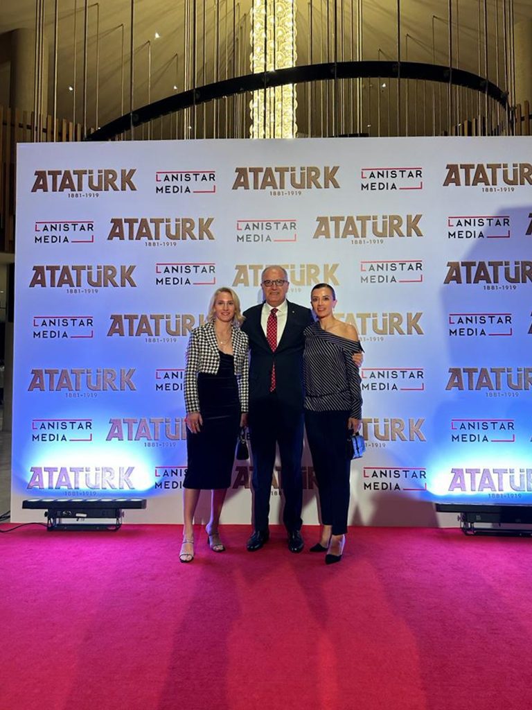 ‘Atatürk 1881-1938’ Filminin Gala Gecesinde Filenin Sultanları Büyük ...